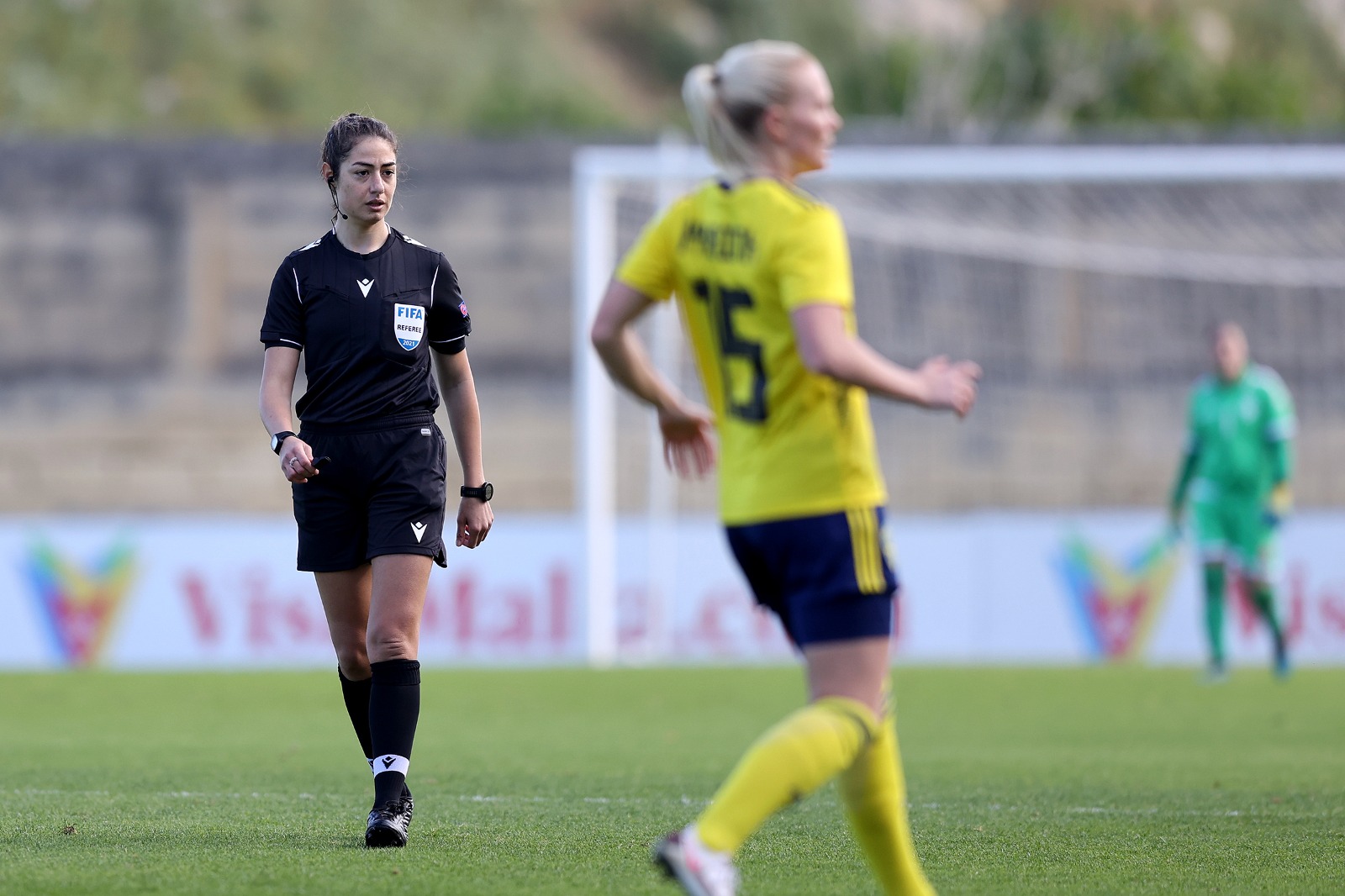 L'arbitro livornese Maria Sole debutta in serie B. E' la seconda donna ...
