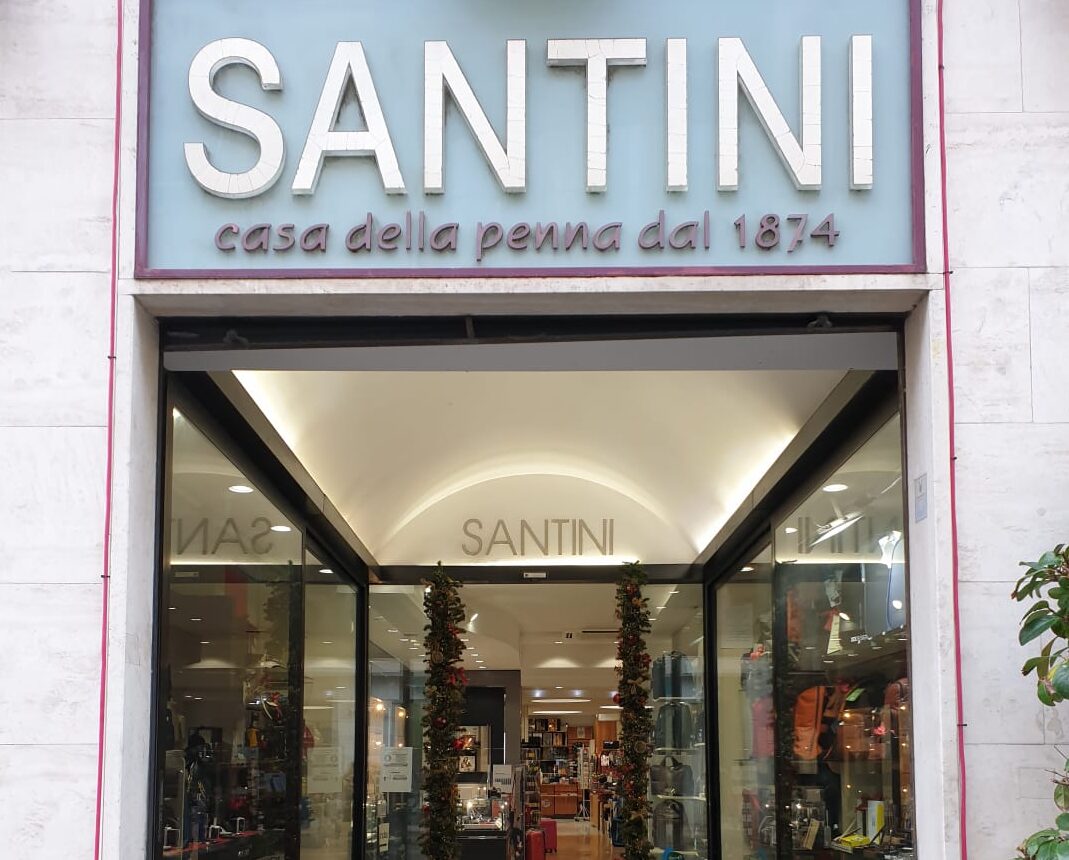 Negozi Santini, eclettici e ben forniti tra novità e tradizione ...
