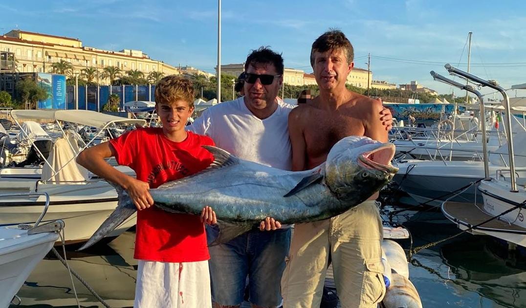 Pescata una leccia di circa 30 kg - QuiLivorno.it